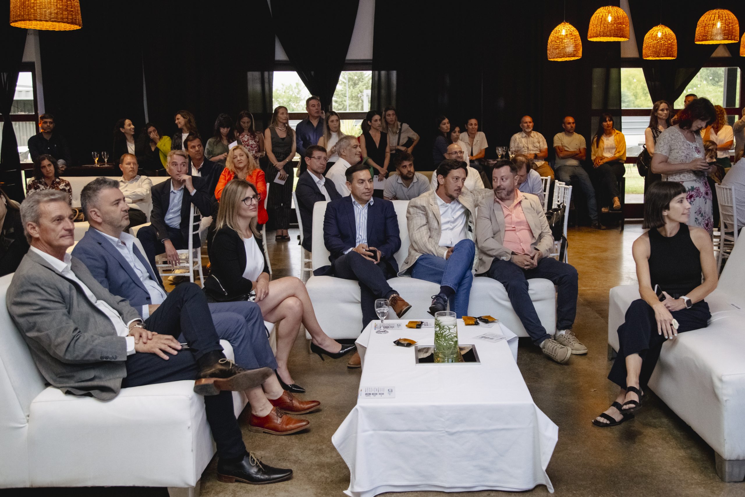 El decano de la FTA, Fernando Westergaard, destacado en el lanzamiento ...